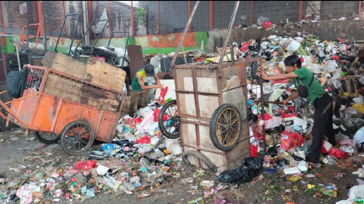 Pemprov DKI Sediakan Layanan Pengangkutan Sampah Berukuran Besar Lewat DLH