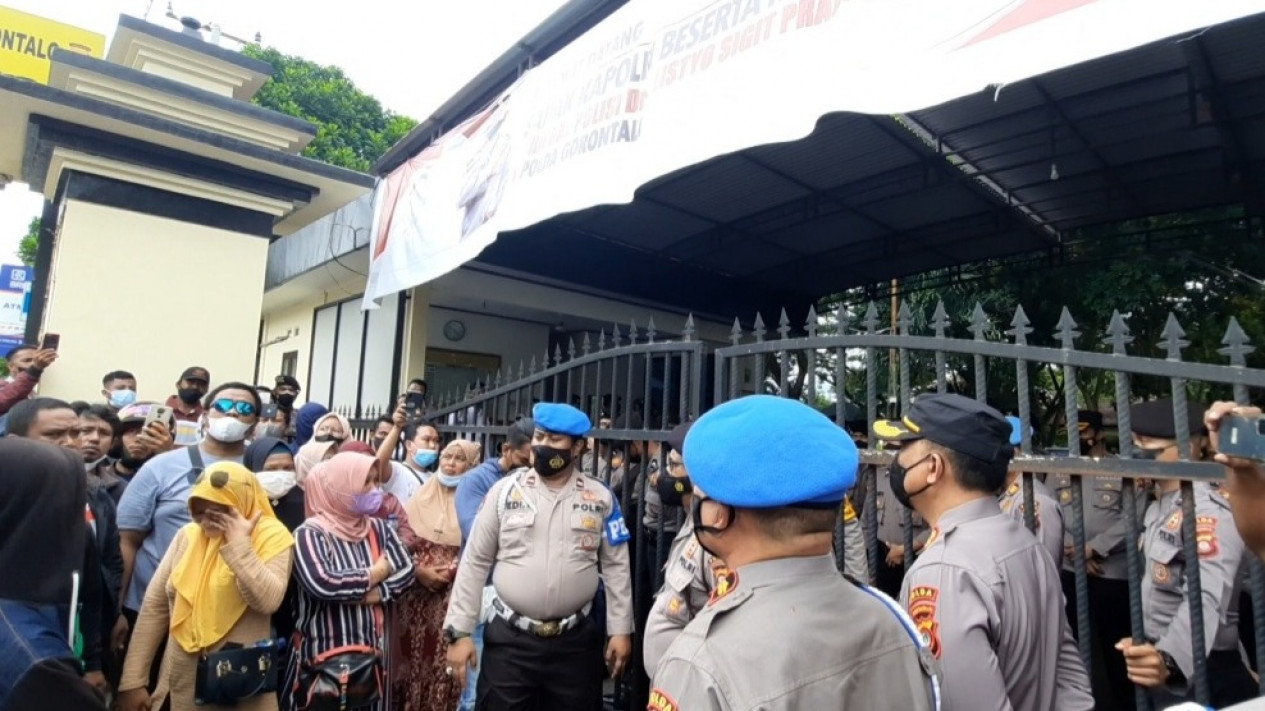 Jadi Korban Investasi Bodong Oleh Oknum Polisi Nasabah Demo Polda