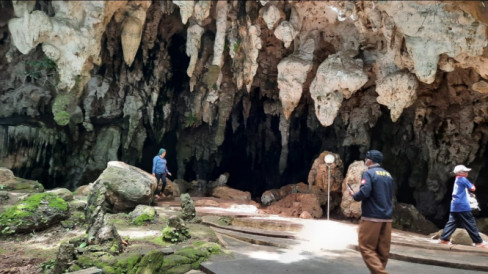 Keindahan Goa Tabuhan, dari Akik hingga Bebatuan yang Mengeluarkan ...