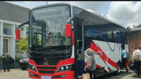 Bus Listrik Merah Putih Buatan Anak Negeri, sebagai Transportasi Utama ...