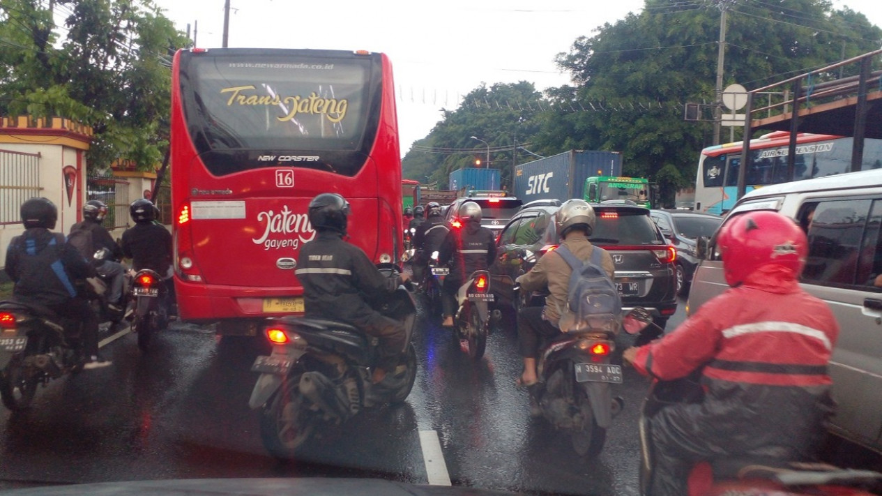 Ramai Warga Pulang Kampung, Sejumlah Ruas Jalan di Semarang Macet