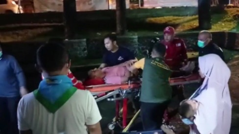 Diduga Kelelahan, Pemudik Pingsan di Dalam Mobil