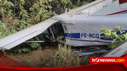 Penampakan Pesawat AMA Rusak Parah Usai Mendarat Darurat di Keerom ...