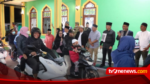 Lepas Peserta Takbiran Iduladha, Bupati Tapanuli Utara Nikson Nababan ...