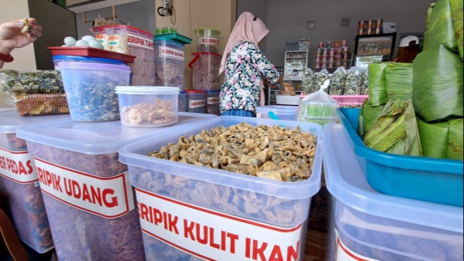 Renyah dan Gurih Keripik Ikan Khas Danau Rawa Pening, Jadi Oleh Oleh ...