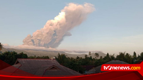 Gunung Api Dukono Halmahera Utara, Semburkan Abu Vulkanik 1000 Meter