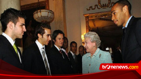 Tak Ada Klub Lain, Hanya Arsenal Pernah Jadi Tamu Ratu Elizabeth II di ...