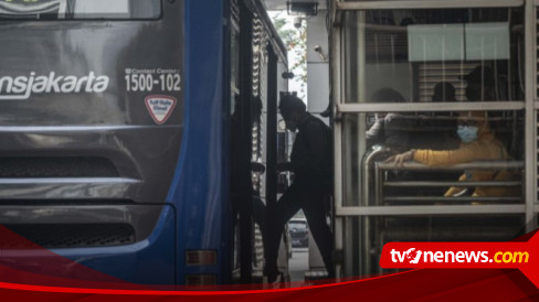 Mulai Hari Ini Angkutan TransJakarta Beroperasi 24 Jam
