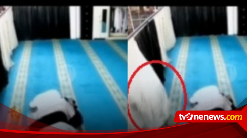 Viral Terekam Aksi Pencurian Tas di Masjid Saat Shalat Berjamaah, Bikin ...