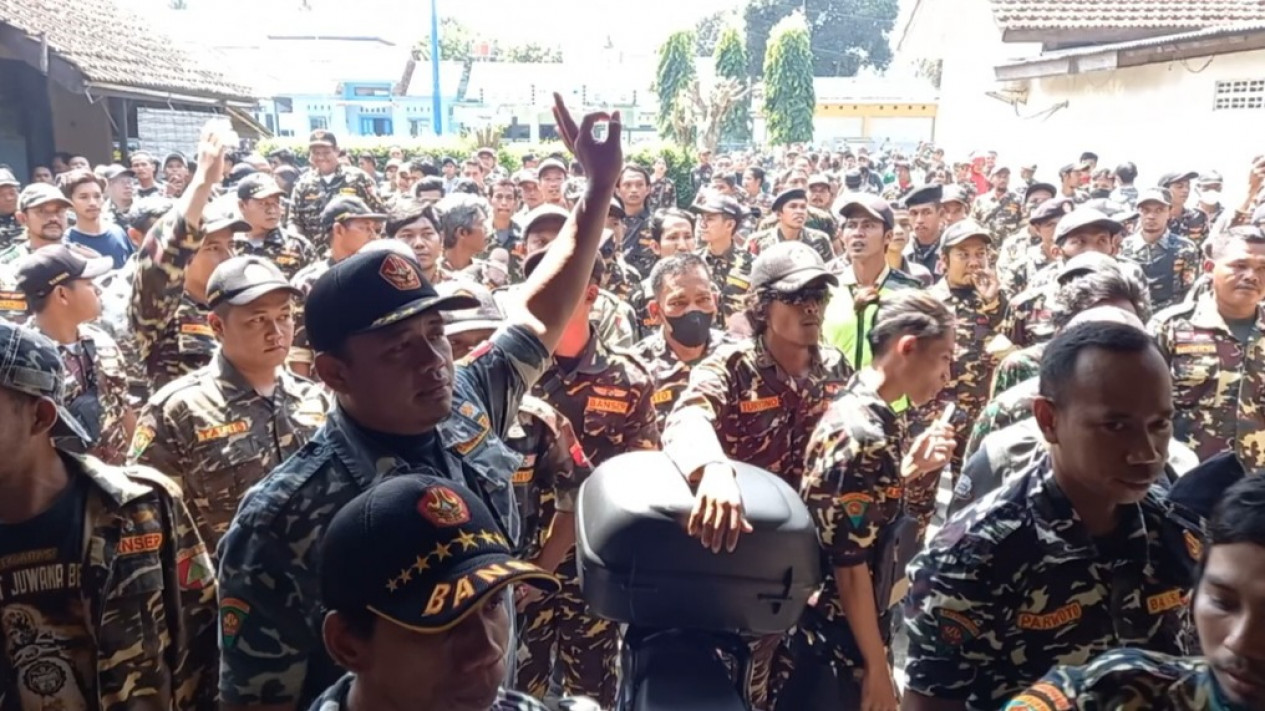 Anggota Banser NU Kebumen Dikeroyok Preman, Ratusan Anggotanya Datangi ... Anggota Banser NU Kebumen Dikeroyok Preman, Ratusan Anggotanya Datangi ...