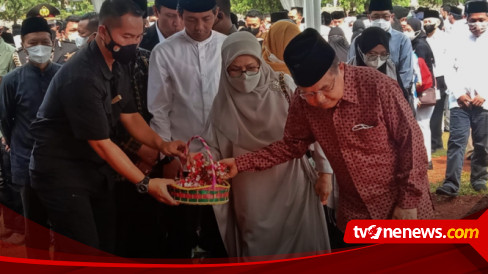 Azyumardi Azra Bantu Pecahkan Berbagai Permasalahan Sosial