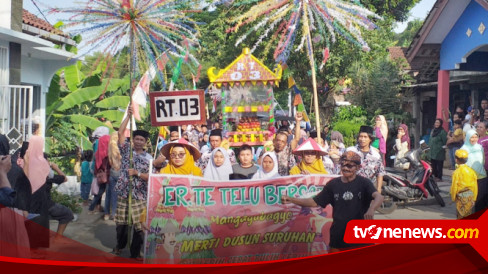 Tradisi Merti Dusun, Warga Gelar Arak-arakan Aneka Tumpeng Hasil Bumi
