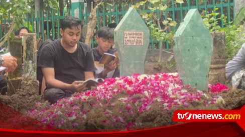 Nadhiroh, Personel Band Kasidah Legendaris Nasida Ria Tutup Usia