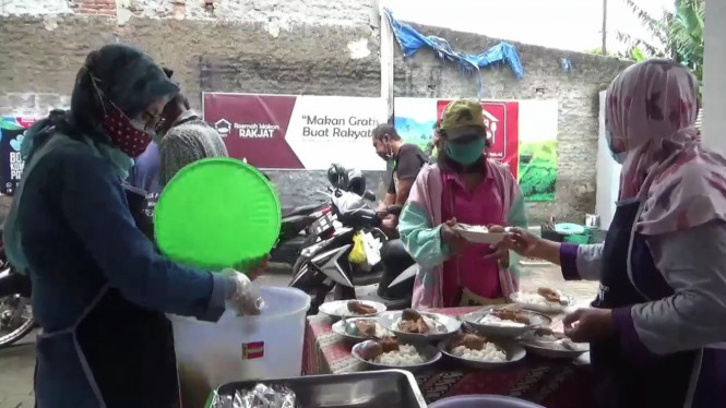 Sediakan Ratusan Porsi Makanan Gratis Setiap hari, Rumah Makan Ini ...