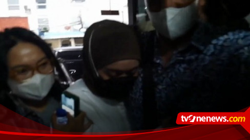 Rizky Billar Ditahan Lesti Kejora Datangi Polres Jaksel. Ada Apa?