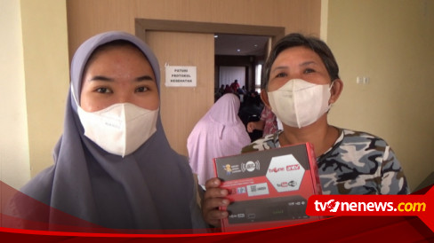Hari Kedua Warga Palembang Antusias Menerima STB Gratis dari tvOne