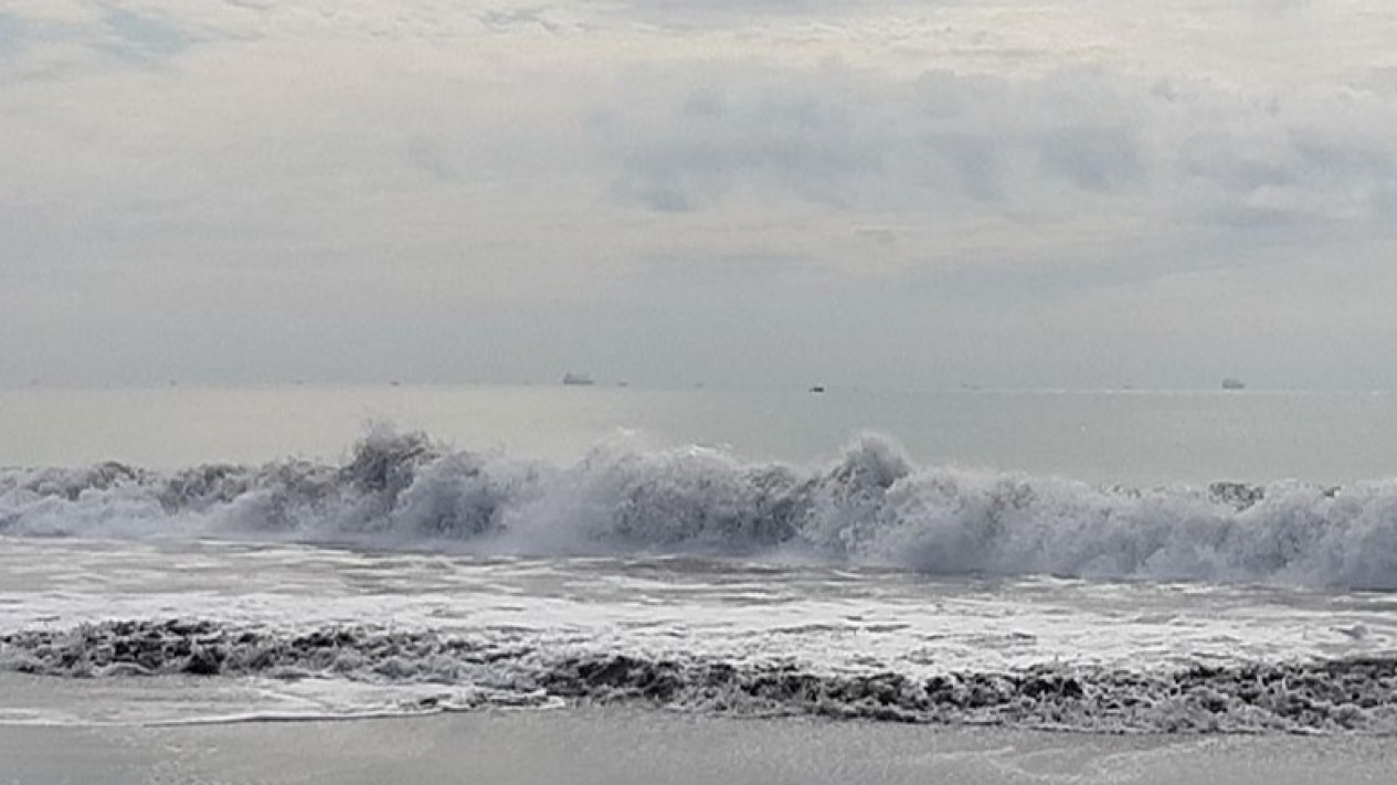 Wisatawan Diminta Waspada Gelombang Tinggi Di Laut Selatan Jabar Diy