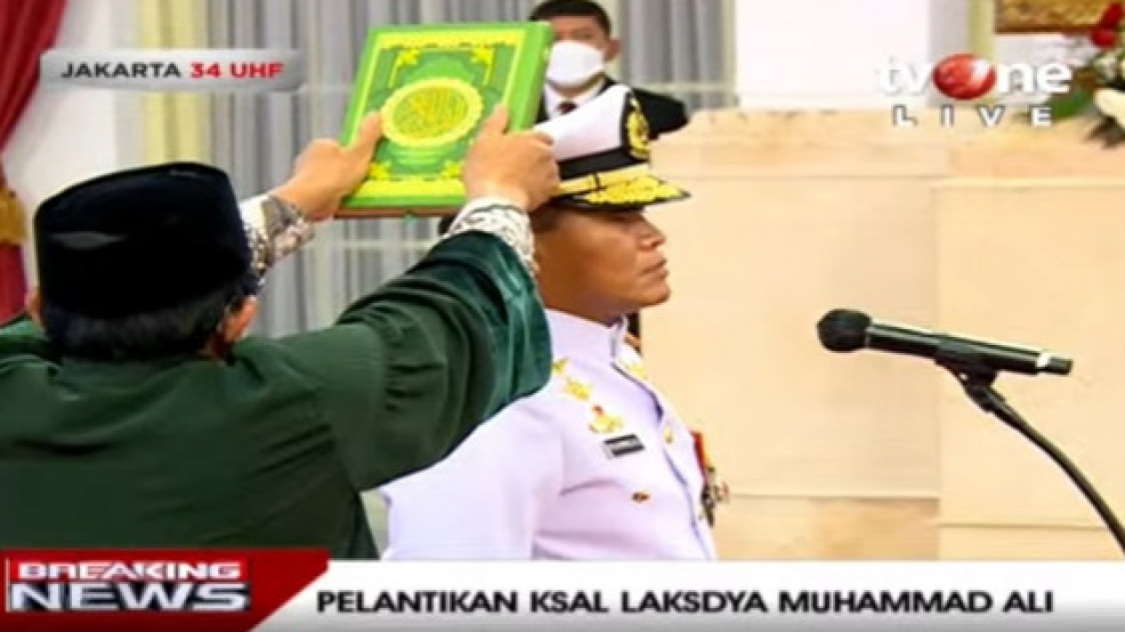 Presiden Jokowi Lantik KASAL Laksdya Muhammad Ali