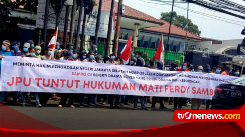Aksi Demo Massa di Depan PN Jaksel, Minta JPU Tuntut Hukuman Mati Sambo