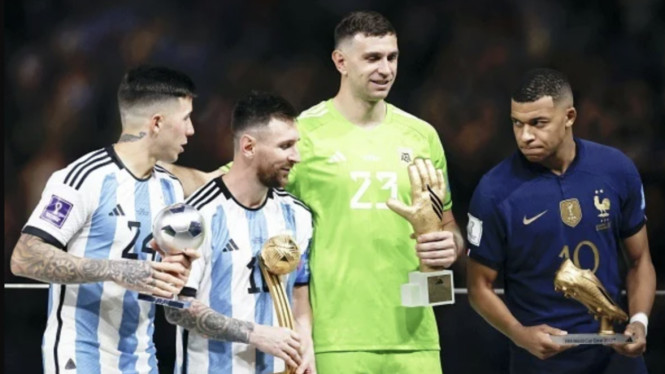 Di Hadapan Lionel Messi, Kylian Mbappe Pernah Ribut dengan Enzo Fernandez Di Hadapan Lionel Messi, Kylian Mbappe Pernah Ribut dengan Enzo Fernandez
