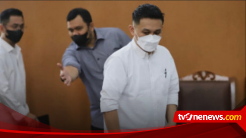 Istri Chuck Putranto Beberkan Fakta Suaminya hingga Momen Didatangi Ferdy Sambo