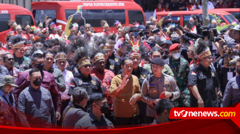 Menaker Ida Fauziah Dampingi Presiden Jokowi Resmikan PYCH di Jayapura