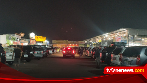 Rest Area 338A Tol Batang-Pekalongan Penuh, Petugas Berlakukan Sistem ...