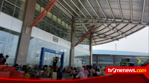 H-2 Lebaran, Terminal Pulo Gebang Masih Dipadati Pemudik