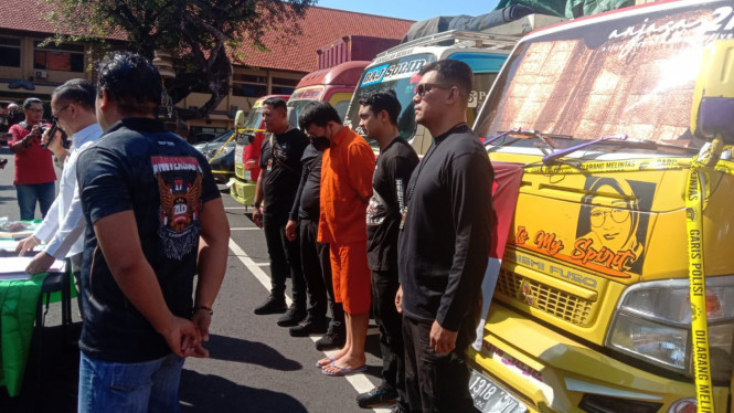 Konflik Antar Pemilik, Manajer Toko Es Krim di Bali Sewa Puluhan Orang ...