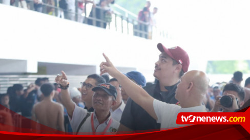 Sambangi Festival Akuatik Indonesia 2023, Menpora Dito Ariotedjo Beri ...