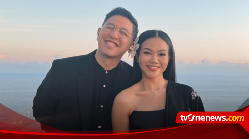 Yura Yunita dan Suaminya Menangis di Panggung, Ternyata Ada Cerita di ...