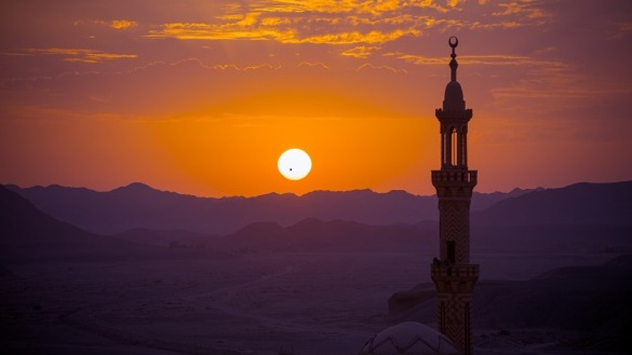 Shalat Subuh Ketiduran? Ustaz Adi Hidayat: Shalat Orang yang Tertidur ...