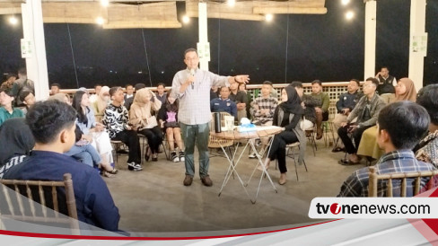 Anies Baswedan Nongkrong Bareng Anak Muda: Ingin Dengar Gagasan Mereka