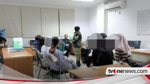 Seorang Ibu Menangis Histeris Anak Perempuannya Diciduk Satpol PP di ...