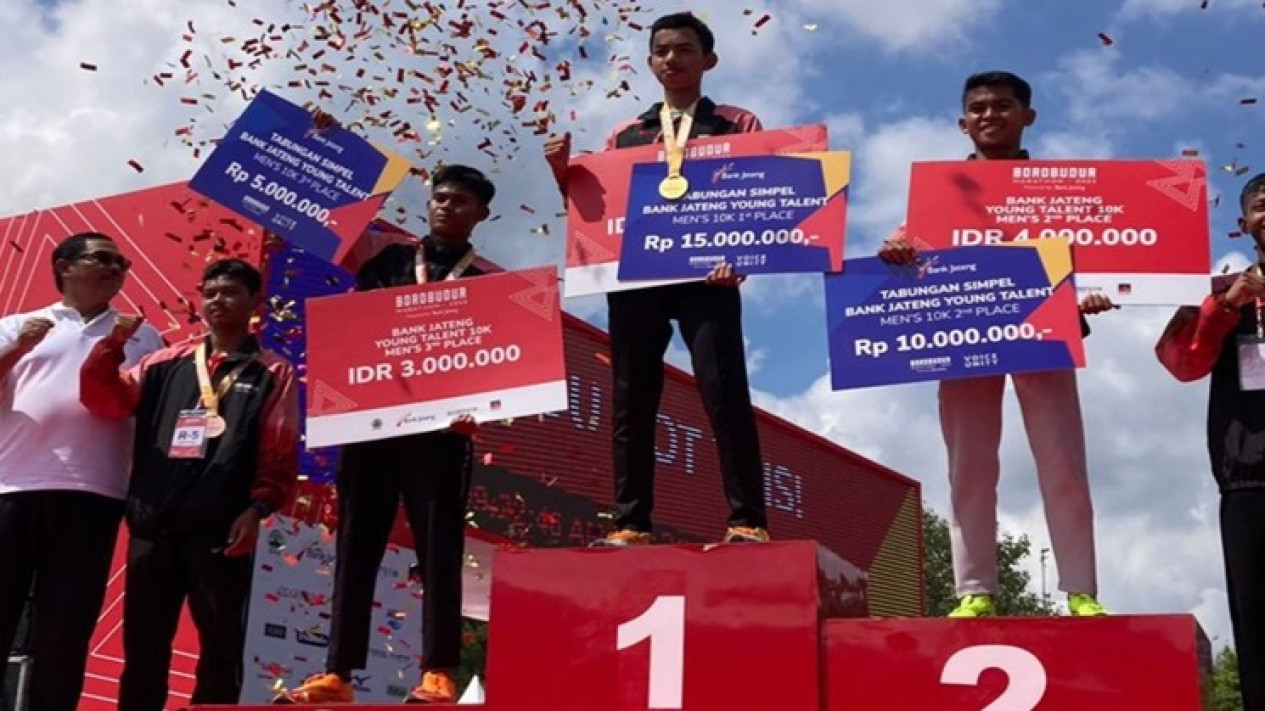 Atlet Sumbawa Iqra Syaputra Juara di Borobudur Marathon 2023