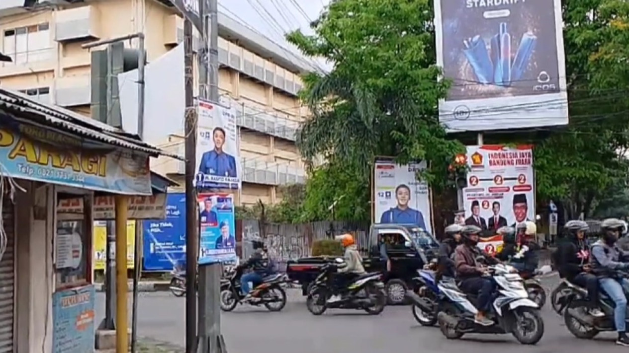 Bikin Semrawut! Masih Banyak APK di Kota Bandung yang Dipasang di ...