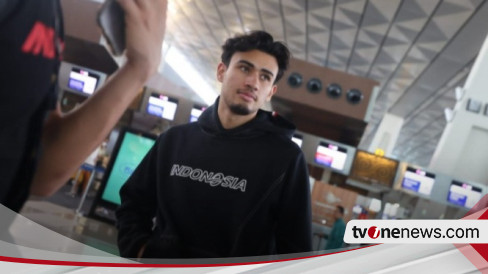 Nathan Tjoe-A-On Jadi Sorotan Usai Timnas Indonesia Tiba di Prancis ...