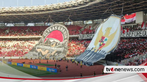Ultras Garuda dan La Grande Kompak Bentangkan Koreo di Stadion GBK ...