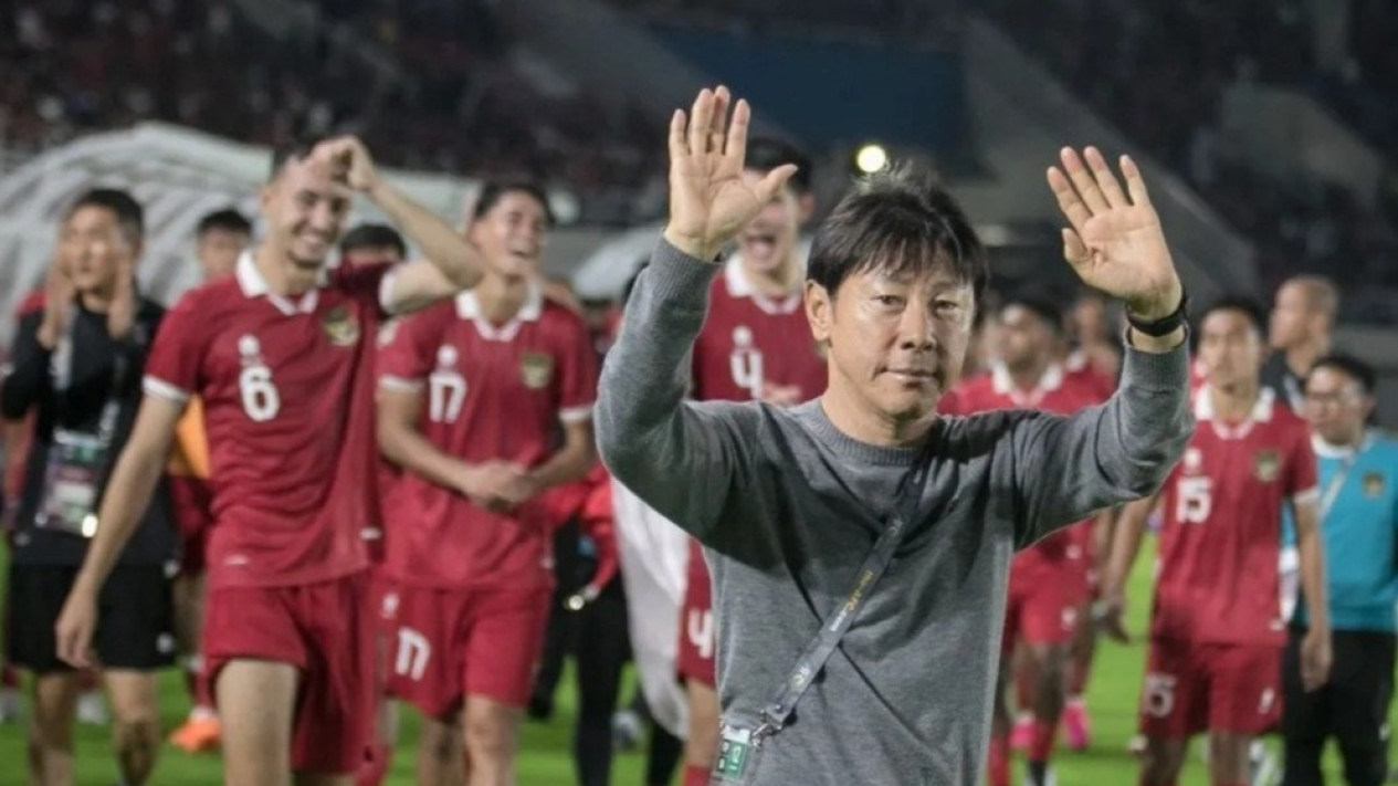 Shin Tae-yong Full Senyum! FIFA Pun Lempar Pujian Usai Bawa Timnas ...