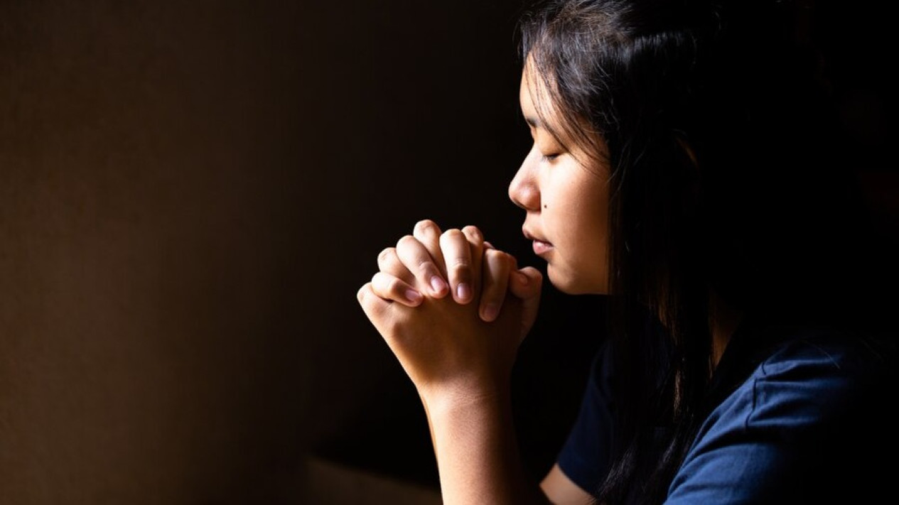 Tolong Baca Renungan Harian dan Doa Malam Kristen Sebagai Bentuk Syukur ...