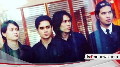 Lirik Lagu Dewa 19 - Dua Sejoli, Album Bintang Lima, Debut Manis Once Mekel