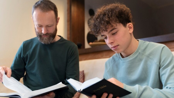 Waspadalah Atas Segala Ketamakan dengan Membaca Renungan Harian dan Doa ...