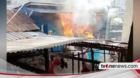 Akibat Tabung Gas Bocor, 2 Kios di Pasar Mandonga Kendari Terbakar