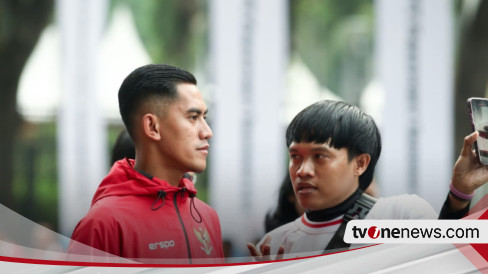 Jelang Kick Off vs Jepang, Stan Dagang di SUGBK Diserbu Suporter ...