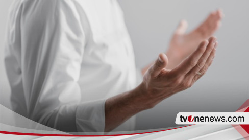 Ustaz Adi Hidayat Sebut Cara Baca Doa Iftitah yang Benar saat Shalat ...