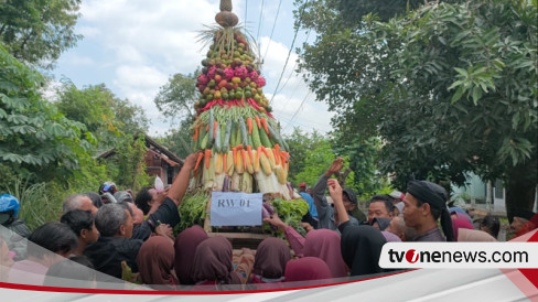 Lestarikan Budaya Kearifan Lokal, Ruwatan Desa Larung Sesaji Sungai Mas ...