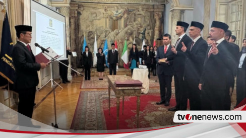 Patrick Kluivert Full Senyum, Erick Thohir Konfirmasi FIFA Sahkan ...