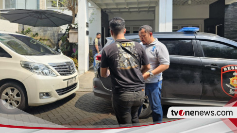 Charlie Chandra Tersangka Kasus Pemalsuan Surat Melawan saat Ditangkap