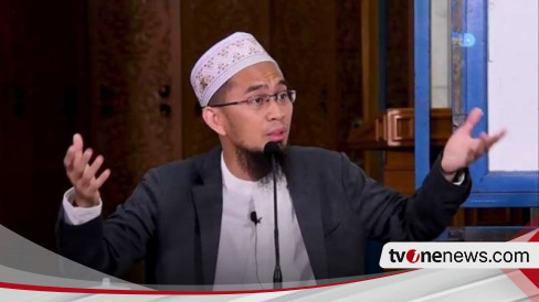 Ustaz Adi Hidayat Ungkap Cara Tepat Baca Doa Iftitah saat Shalat ...