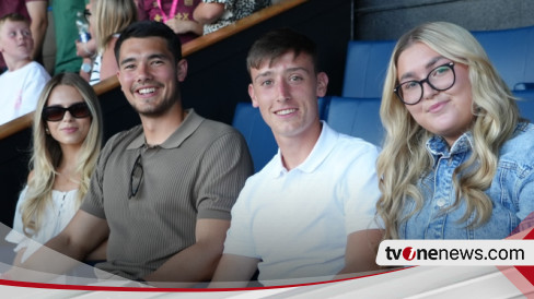 Si Anak Hilang Timnas Indonesia Sudah Fix Bersama Ipswich Town? Elkan Baggott Nikmati Konser ...